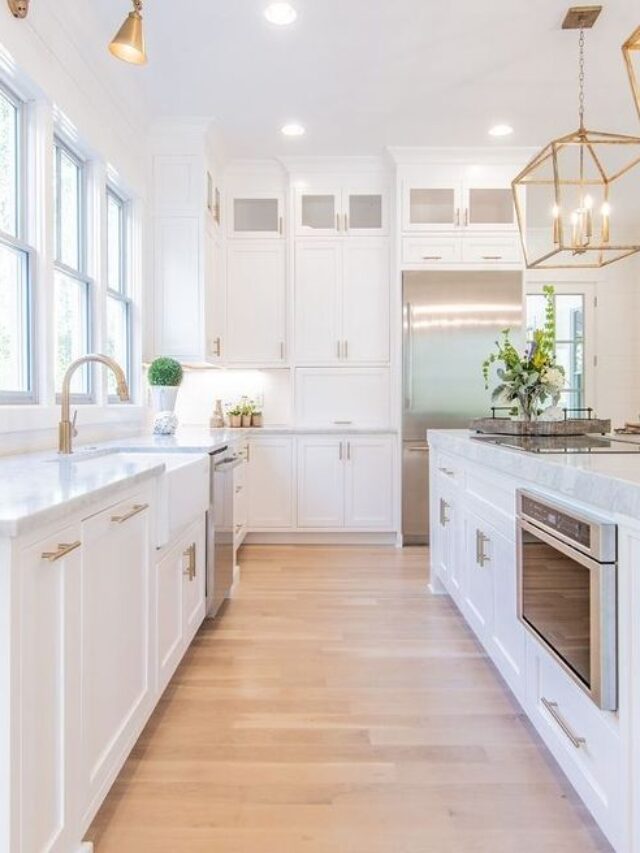 13 BEAUTIFUL WHITE KITCHEN DESIGNS - Nikki's Plate