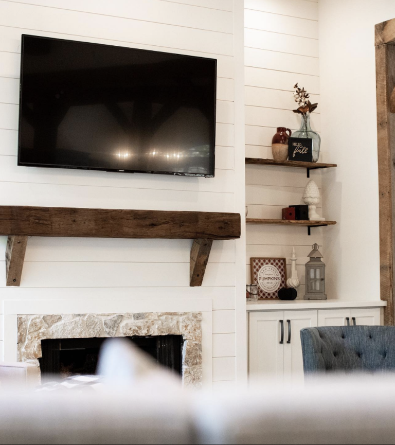 35 Horizontal Shiplap Wall Ideas - Nikki's Plate