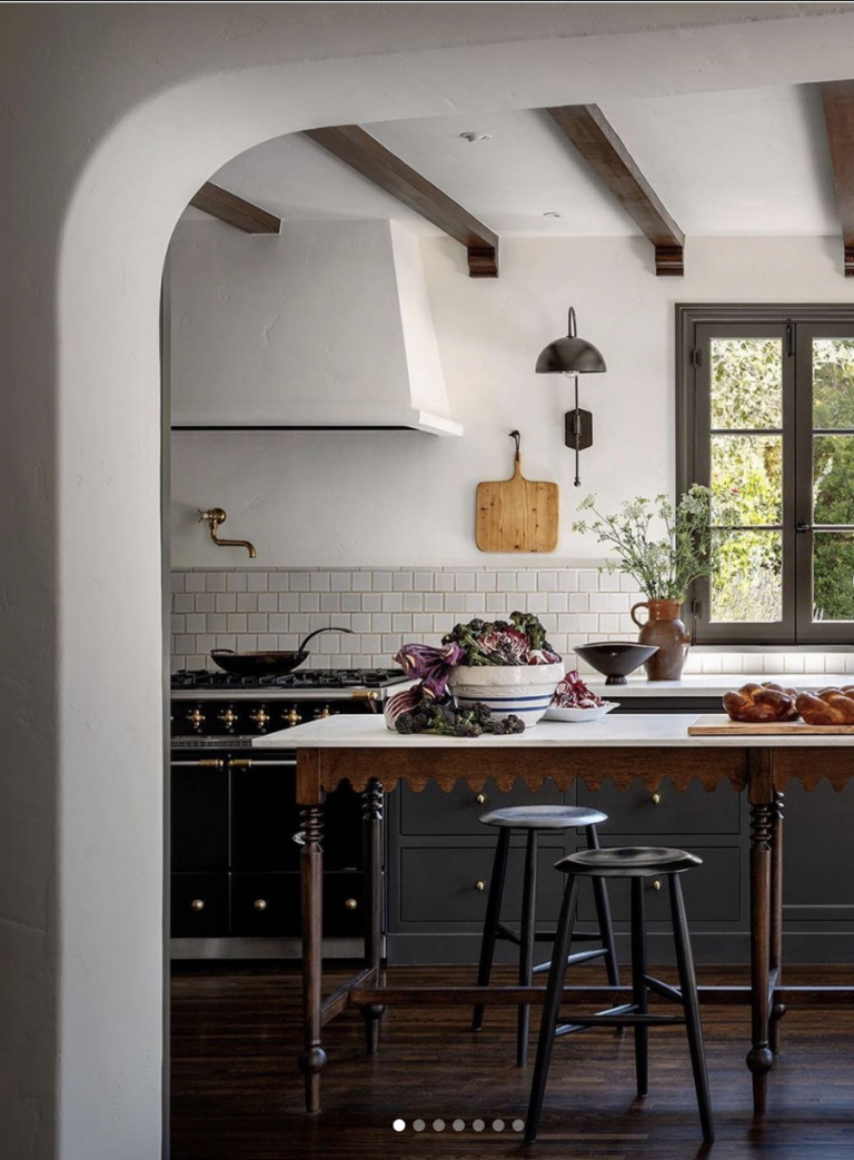 30 Plaster Range Hood Ideas for Your Kitchen - Nikki's Plate