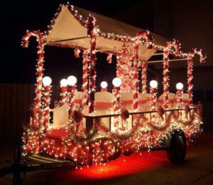 20 Genius Christmas Float Ideas - Nikki's Plate