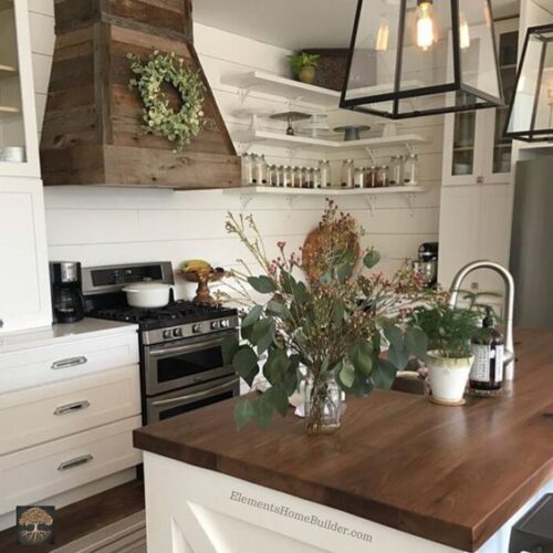 40 Farmhouse Range Hood Ideas to Create the Perfect Kitchen