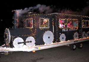20 Genius Christmas Float Ideas - Nikki's Plate