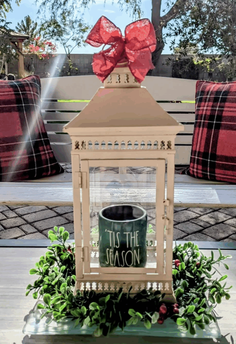 30 Pretty Christmas Lantern Ideas to Brighten Your Holiday Home