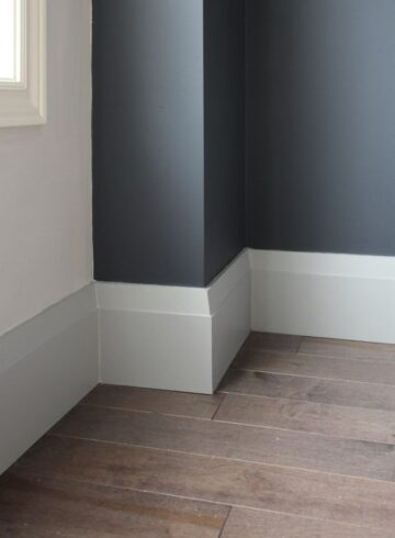 15 Modern Farmhouse Baseboard Trim Ideas - Nikki's Plate