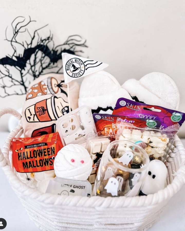 15 Boo Basket Ideas Your Wife or Girlfriend Will LOVE! - NP