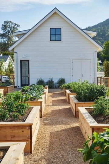 25 Beautiful Homestead Garden Ideas to Maximize Your Space