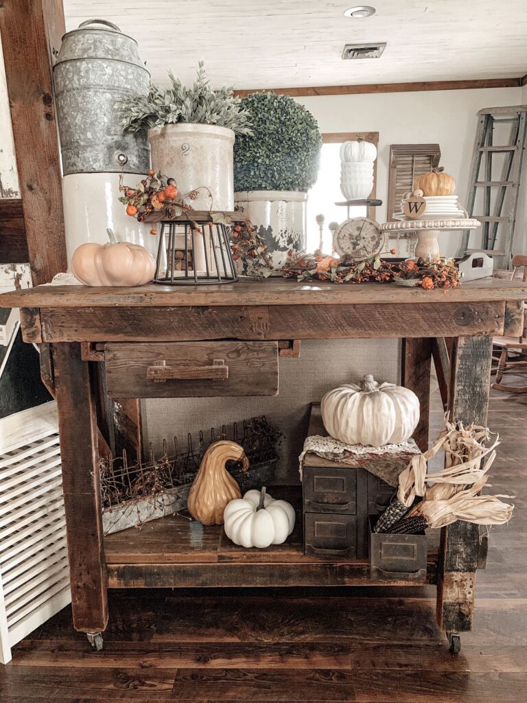 25 Farmhouse Fall Decor Ideas to Cozy Up Your Home