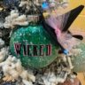 25 Wicked Christmas Decor Ideas That Are Totally Spellbinding